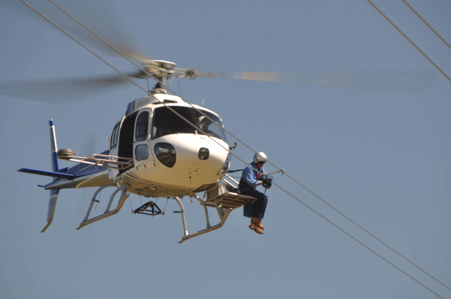 Washing | Meridian Helicopters | Aerial Platform | Precision Lifts ...